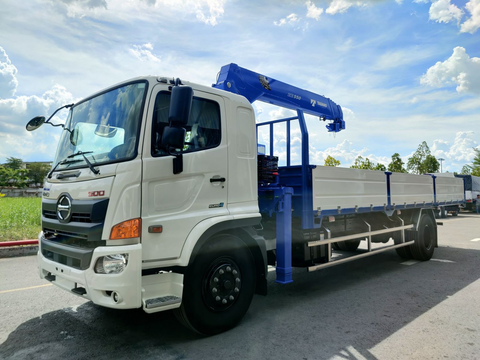 Hino 6.5 Tấn FG8JT7A Gắn Cẩu Tadano - Thùng Dài 8m1 | Hino Hồ Chí Minh